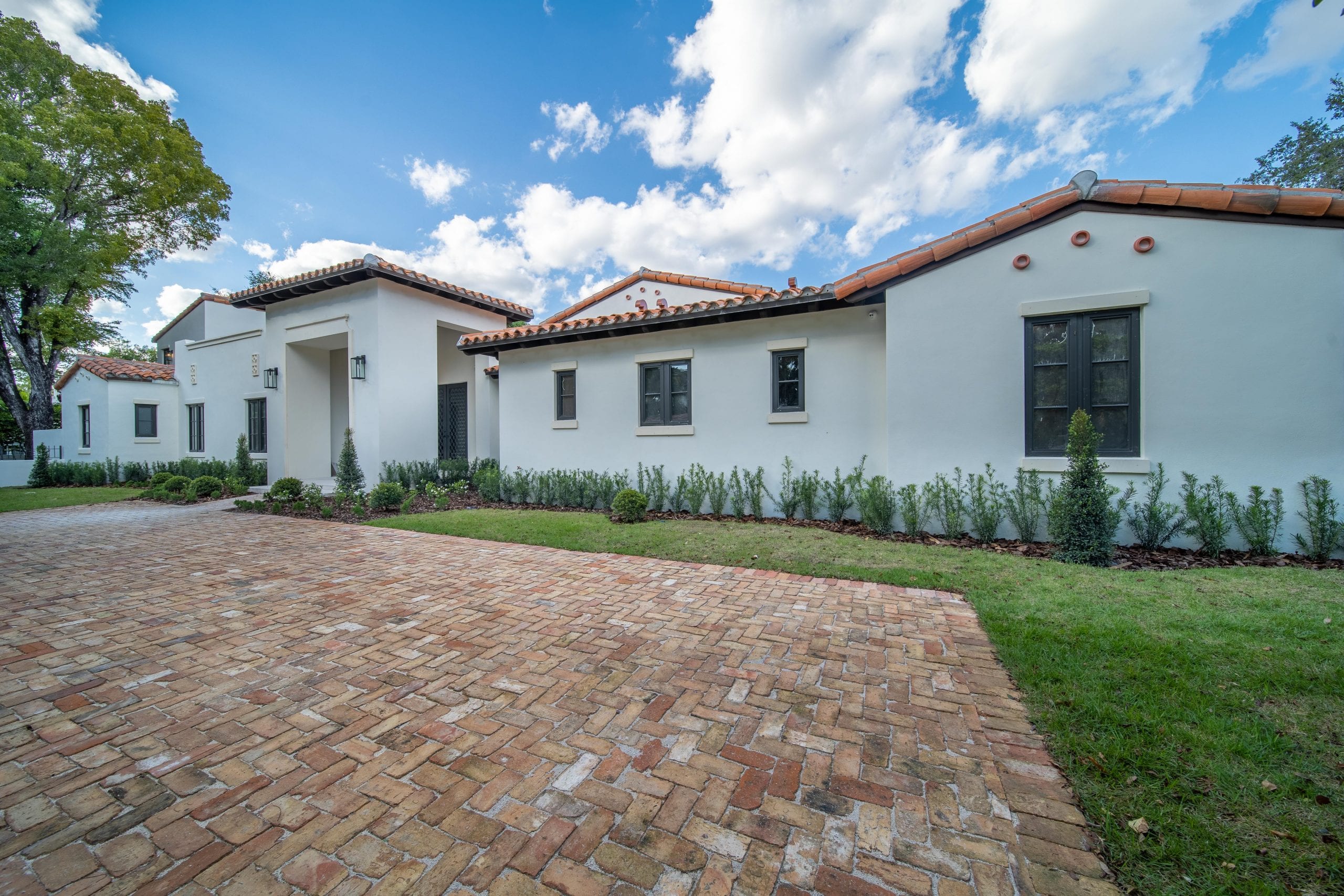 Beautiful Spanish Mansion in The Gables' Country Club Neighborhood ...