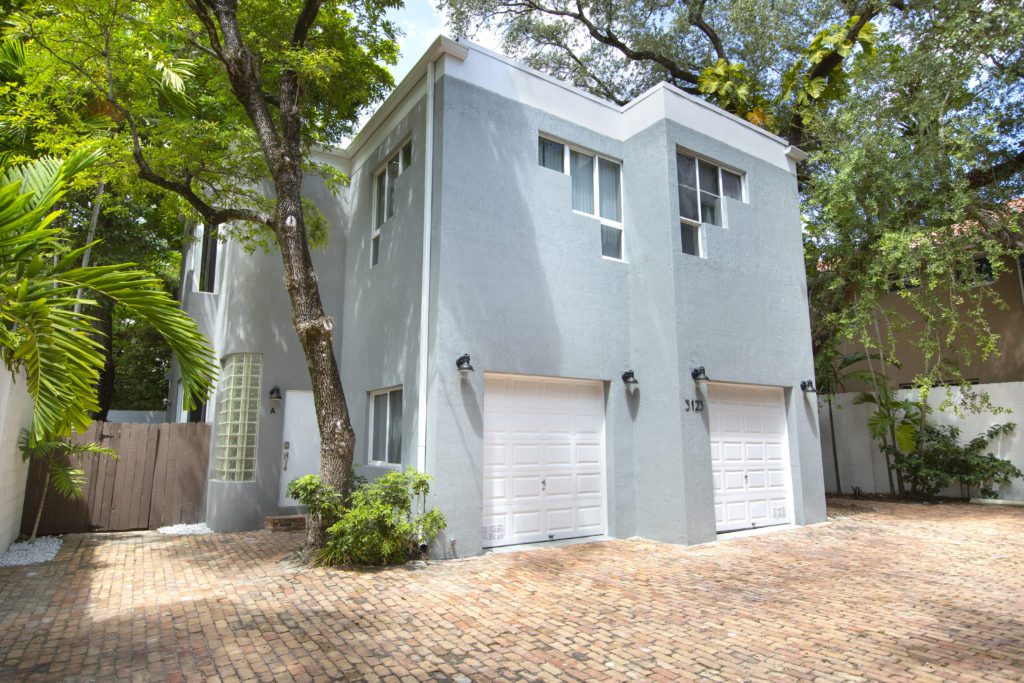 Updated 3 Bedroom Townhouse in Classic Grove Community | Sea Grove Realty