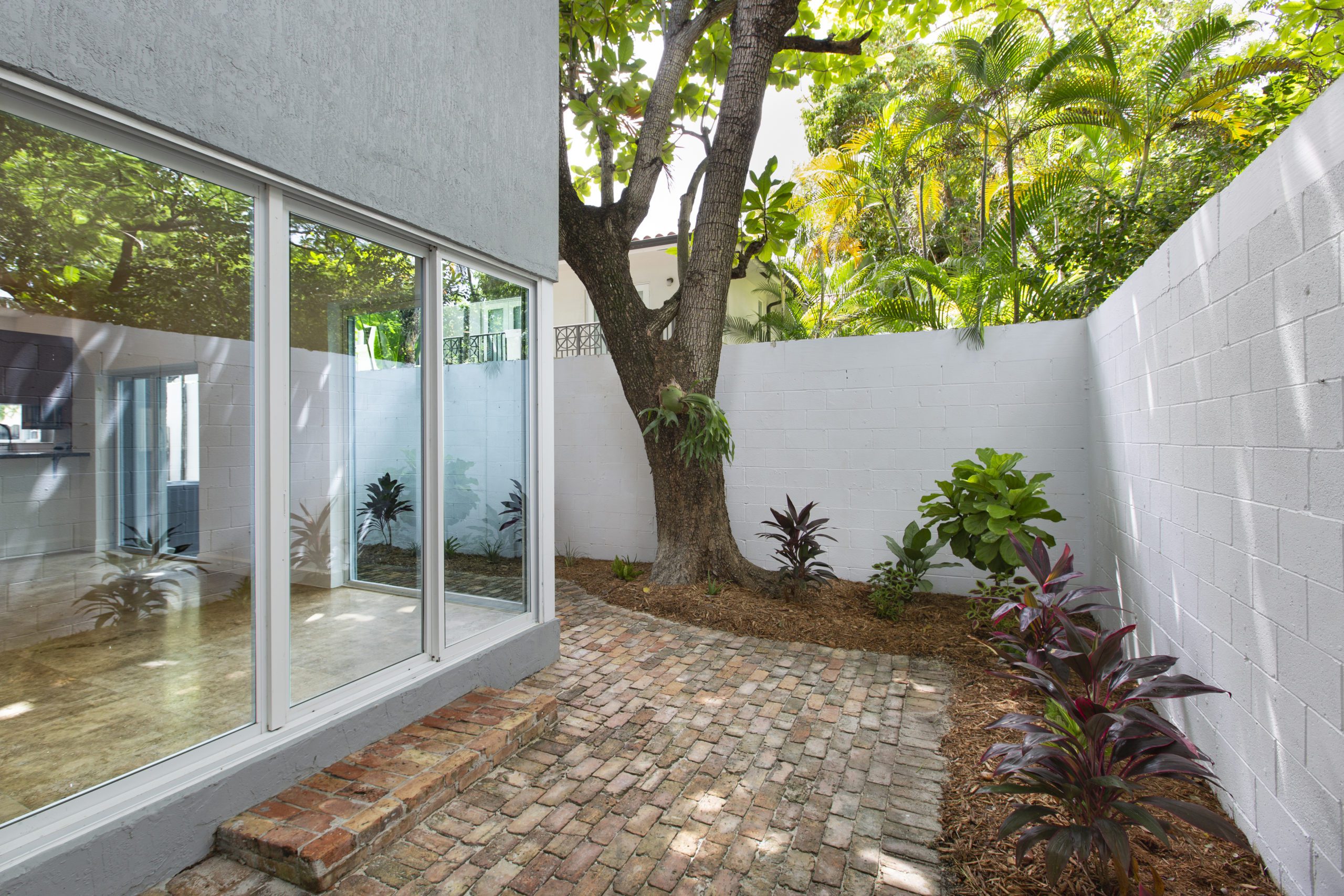 Updated 3 Bedroom Townhouse in Classic Grove Community | Sea Grove Realty