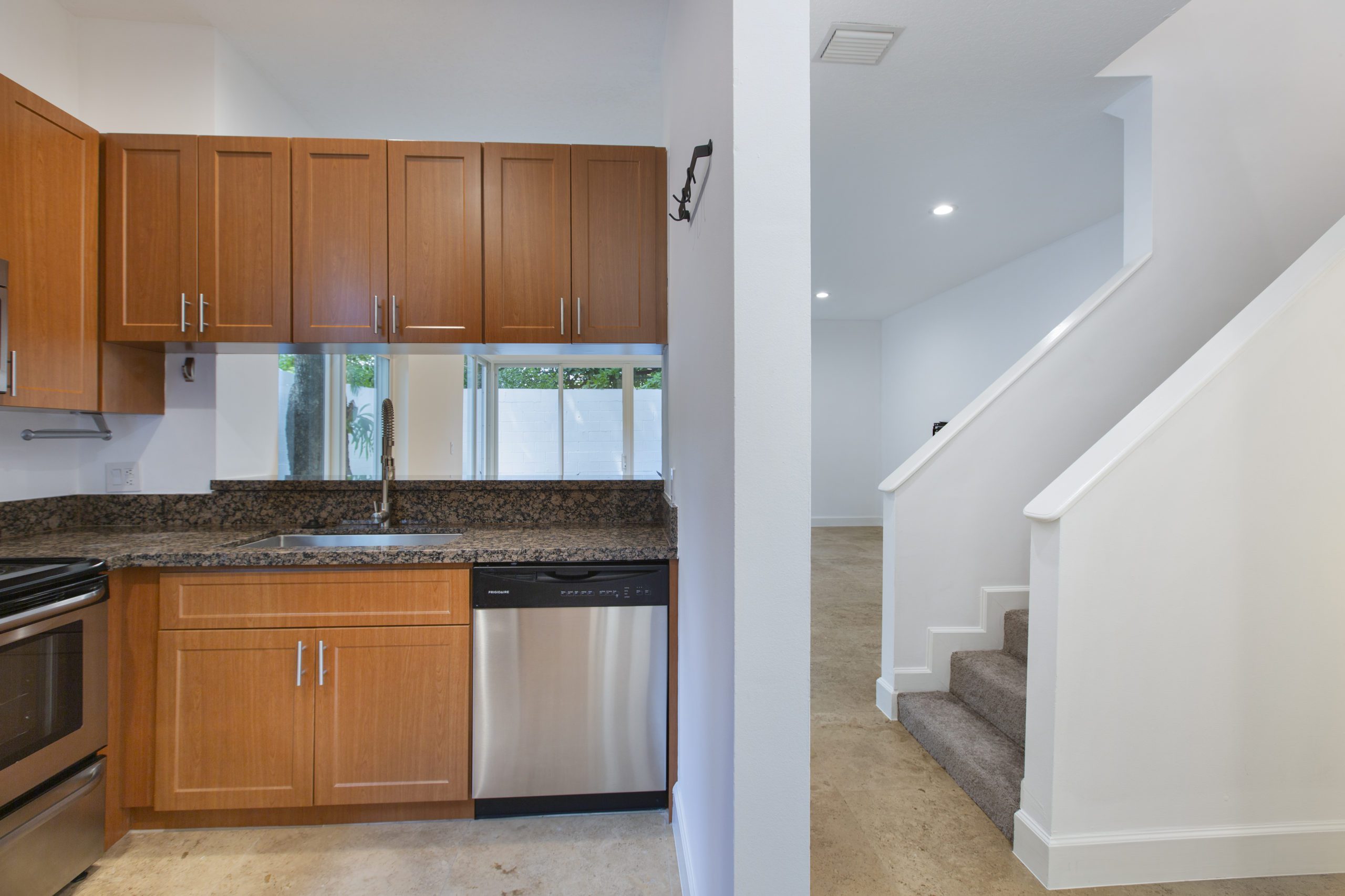 Updated 3 Bedroom Townhouse in Classic Grove Community | Sea Grove Realty