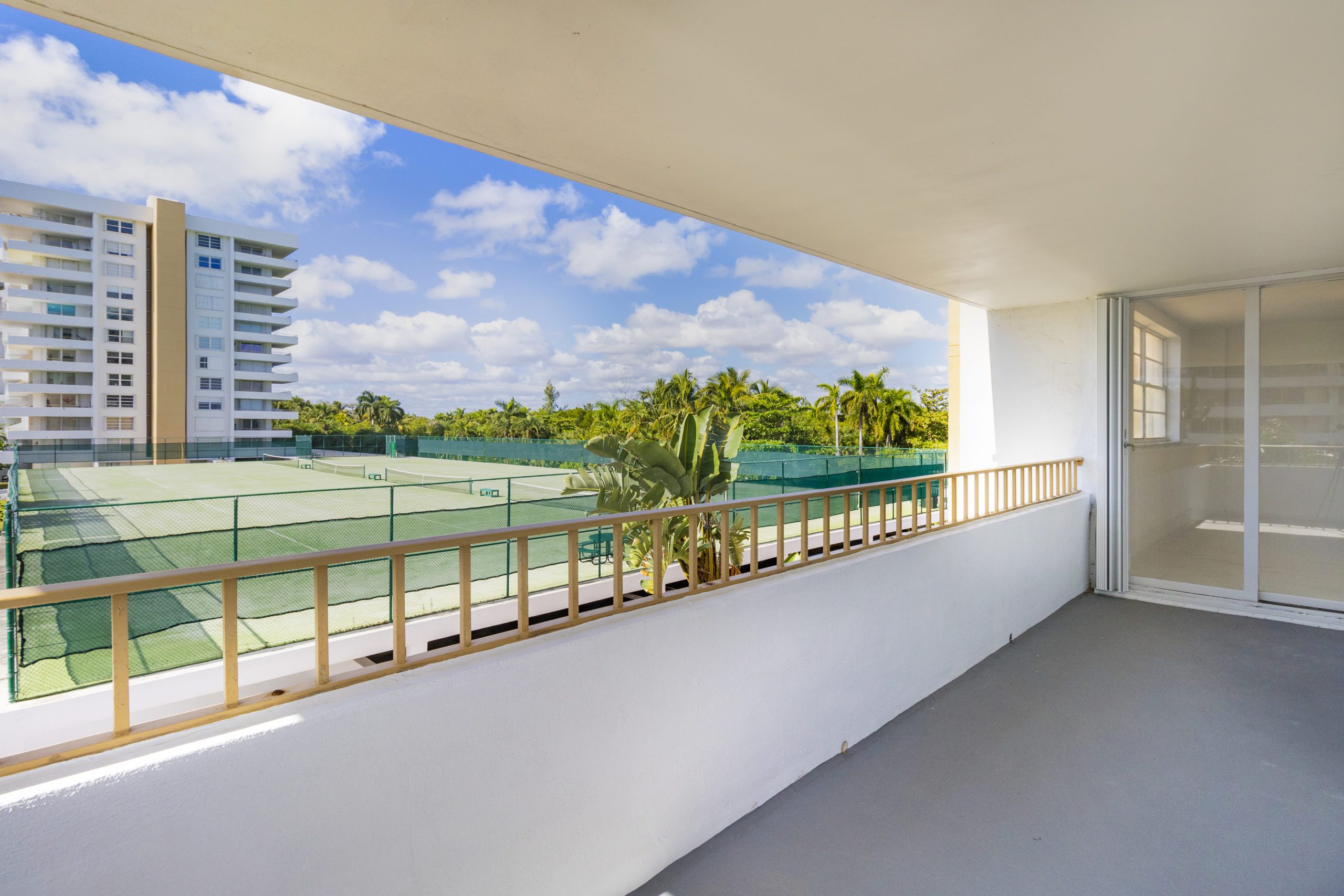 Two Bedroom at the Oceanfront Commodore Club in Key Biscayne for Lease ...