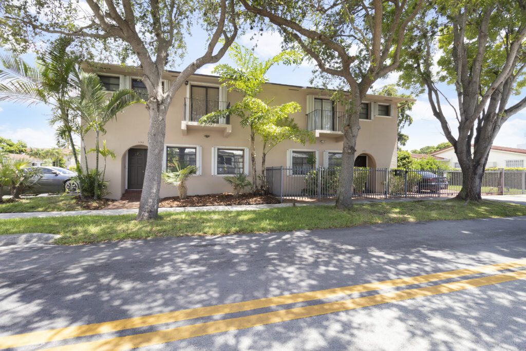 Updated 3 Bedroom Silver Bluff Townhouse For Lease | Sea Grove Realty